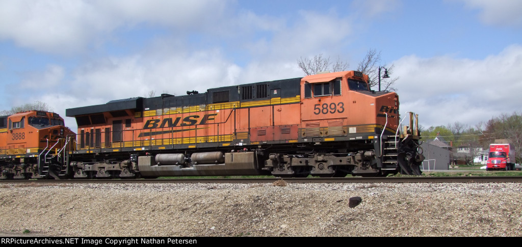 BNSF 5893
